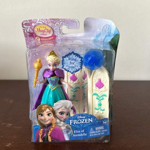 Disney | Toys | Disney Frozen Magiclip Elsa Of Arendelle Nib | Poshmark